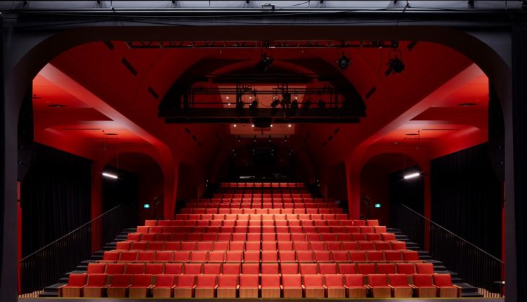 Agora_des_arts - salle vue scène - James Brittain - Canadian Architect